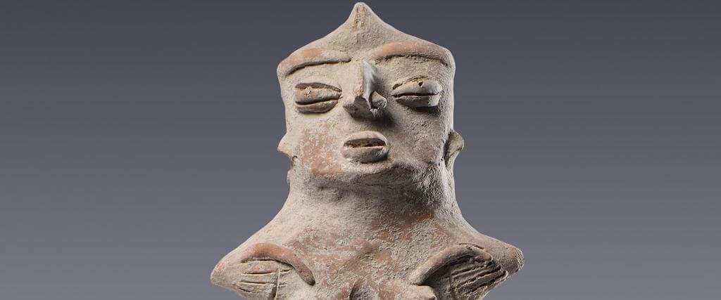 Figura antropomorfa con incisión en tórax y abdomen | El México antiguo ...