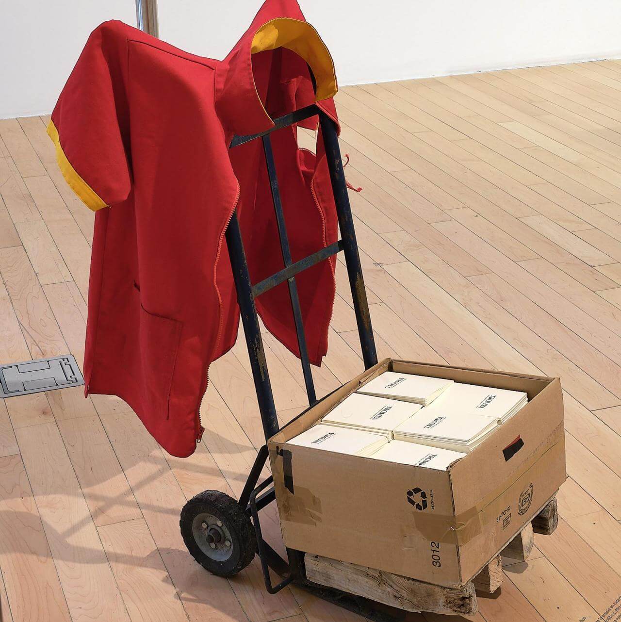 Tromba | Jonathan Hernández. Instrucciones para vivir y trabajar en ...